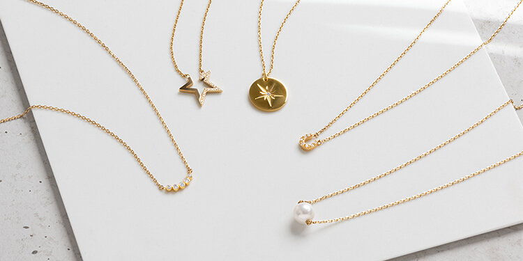 ひどい肩こり・首こりの治し方5選！原因や一瞬で楽になるストレッチ、危険な症状も解説 | Lierrey(リエリィ)